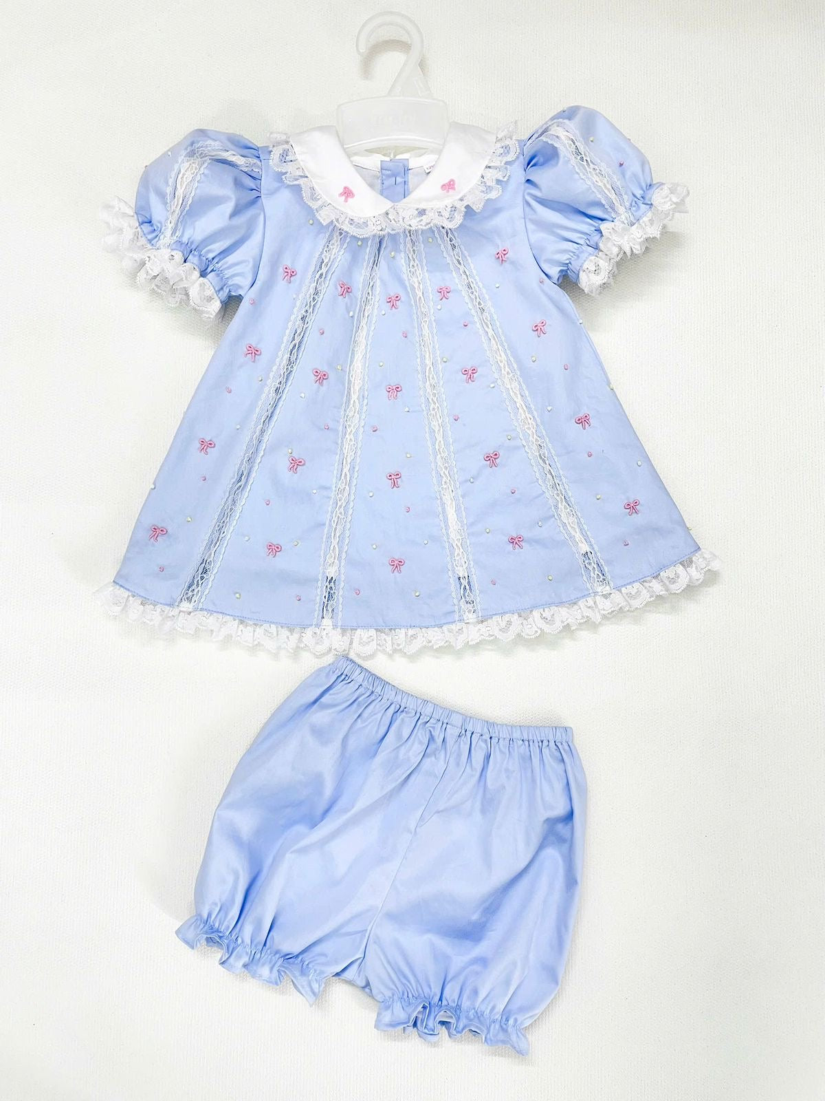 RTS Sprinkled with Bows Bloomer Set – Savannah Smocks